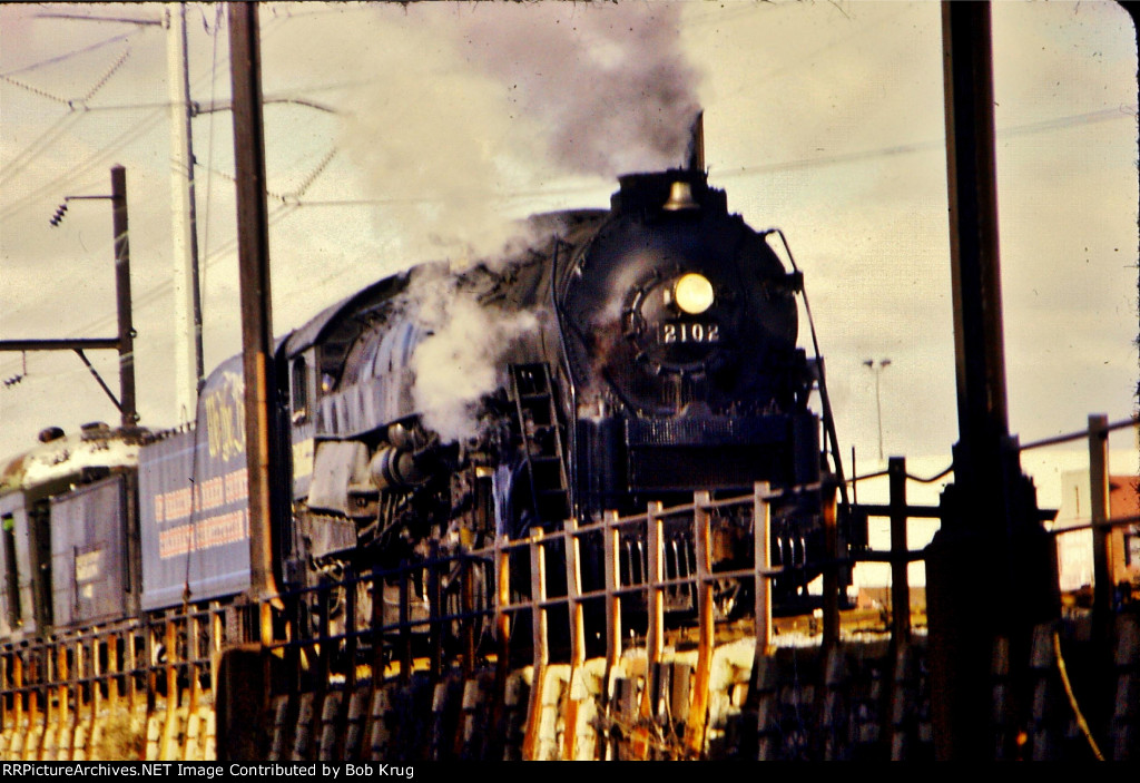 RDG 2102 at the head of a shopper's special